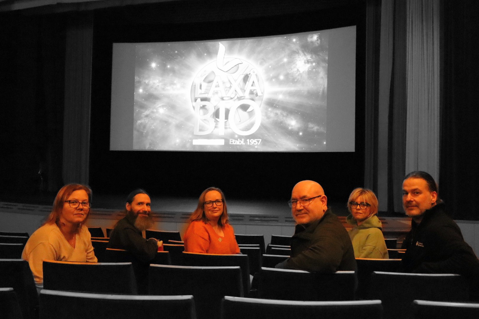 De ser till att filmerna fortsätter att rulla i Laxå - Sydnärkenytt