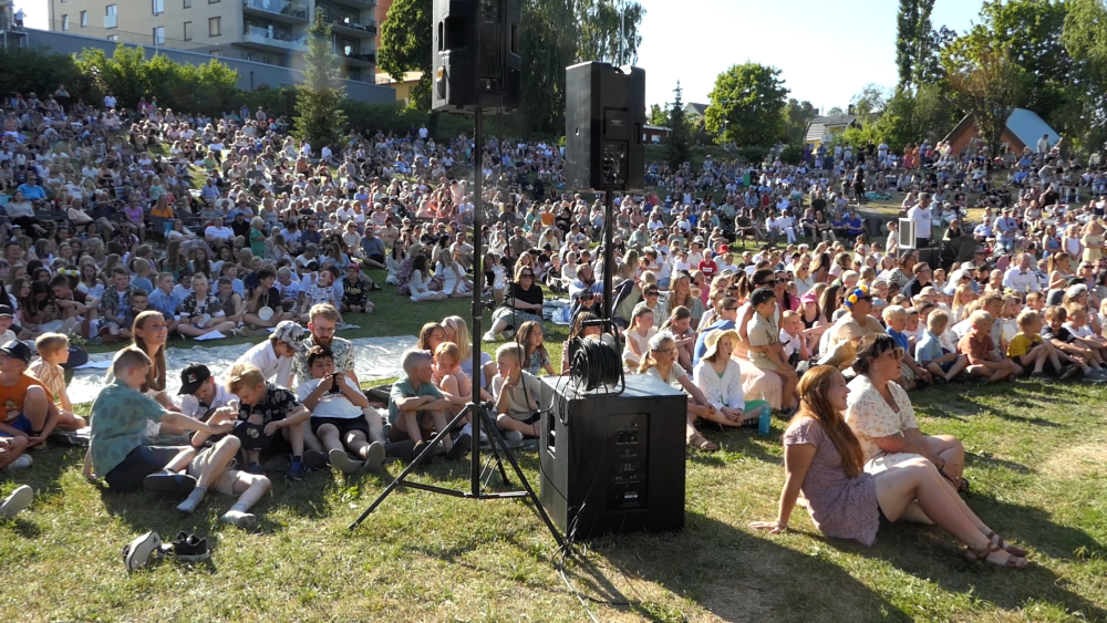 Skogstorp sjöng in sommarlovet (TV) - Sydnärkenytt