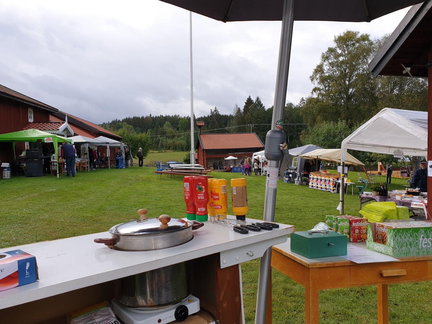 Hembygdsmarknad i Svennevad – helt enligt traditionen. - Sydnärkenytt